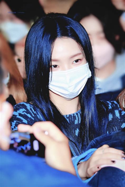 마스크 뚫고 나오는 카리나 미모 촬스의 이슈와 유머