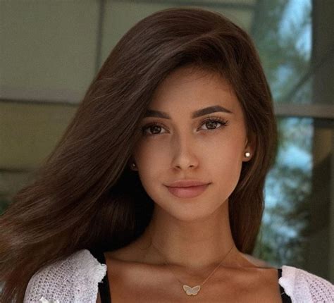 Cristy Ren Biography Wiki Age Height Career Photos More