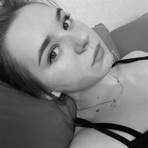 𝓨𝓾𝓵𝓲𝓪 𝓢𝓮𝓷 • Juliessss • Threads Say More