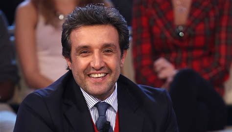 Flavio Insinna Lascia La Rai Il Conduttore Verso La7