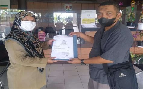 PENYERAHAN AKTA KEMATIAN DI KELURAHAN KRAMAT UTARA Disdukcapil
