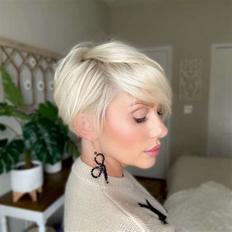 Elegant Short Blonde Haircuts For Modern Women Likeeed
