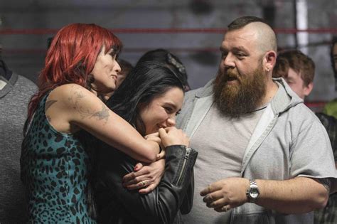 コレミヨ映画館vol ファイティングファミリー 負け犬にも朝日は昇るプロレス団体WWEの人気女子レスラーをモデルにした実話映画 Stereo Sound ONLINE