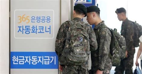 2022년엔 병장 월급 67만6천원文정부 기간 46만원 인상