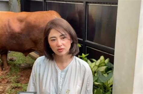 Kapok Bermasalah Dewi Perssik Pilih Berkurban Di Rumah Akurat