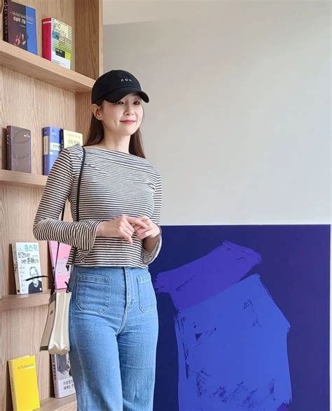 Épinglé Par 하늘 무지개 벽옥 Sur 청바지 입은 여자 아나운서