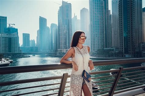 Premium Photo Happy Beautiful Unrecognizable Tourist Woman In