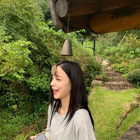 Fromis9 Community Post 챙이는 늦게 커피마셔도 잘자요