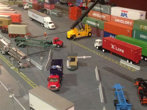 New Ho Scale Intermodal Yard Model Train Set