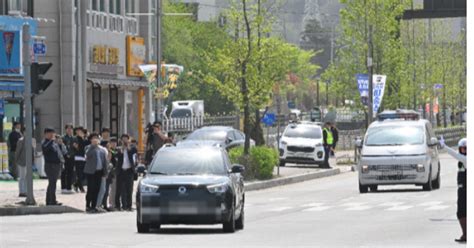 강릉 급발진 의심사고 국내 첫 재연 시험원고 측 페달 오조작 아냐