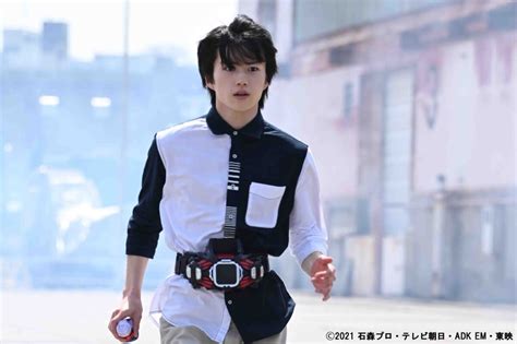 『仮面ライダーリバイス』17才・奥智哉が新ライダー“オーバーデモンズ”に変身！前田拳太郎、日向亘、井本彩花もエール Tv Life Web