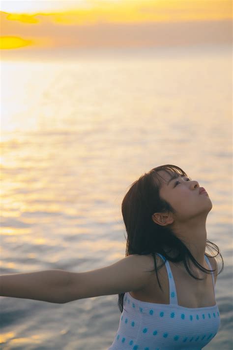 画像14 22 日向坂46上村ひなの、あどけない表情にキュン 1st写真集12種の書店限定ポストカード解禁＜そのままで＞ モデルプレス