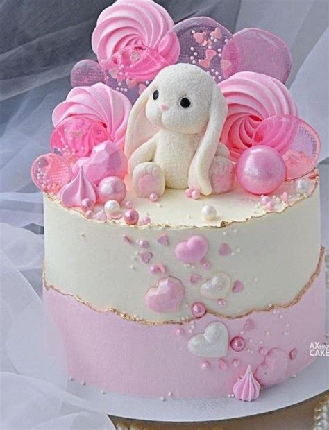 Рождественский торт с медвежонком и розами