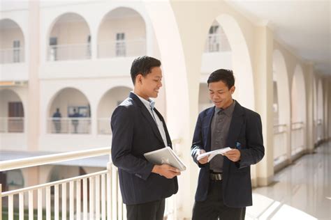 Alumni Universitas Darussalam Gontor