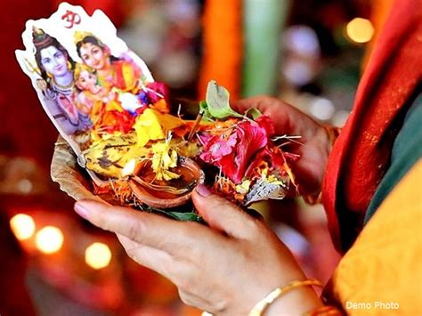 पति की लंबी उम्र के लिए होलिका दहन की राख से बनाई पूजा की पिंडलियां