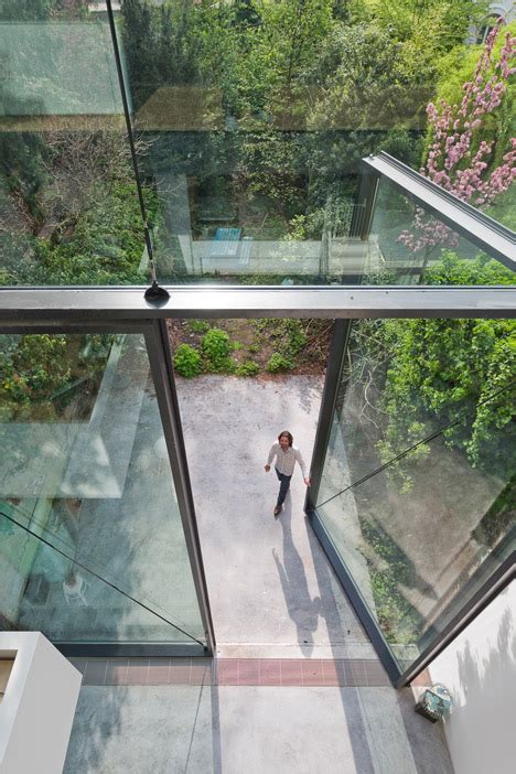Sculp It Adds Worlds Largest Pivoting Window To A Townhouse