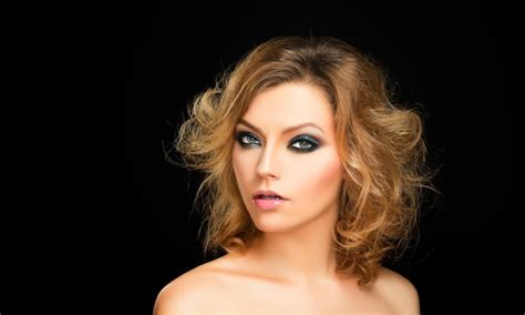 Premium Photo Woman With Luxury Makeup Smokey Eyes Make Up Visage