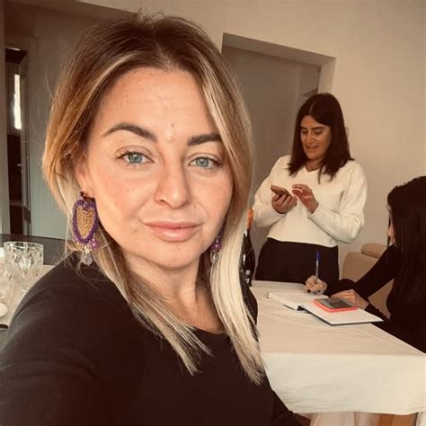 Fabia Fabia 1987 • Threads Say More