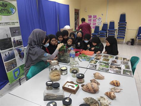 Utm Community Outreach At Sk Tiram Duku Awareness For The Future Of Seagrass Utm Newshub
