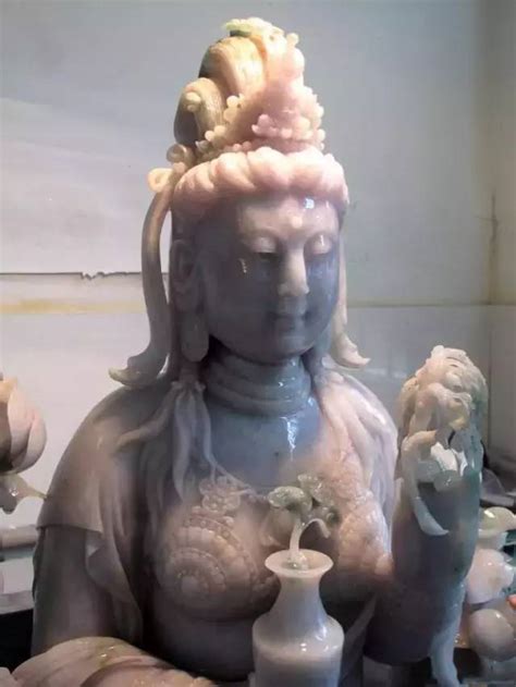 80公分的翡翠观音花两年时间雕刻都没完工让多少玉雕大师汗颜 细节 作品 老者
