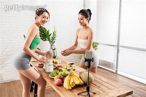 사진 여성 여름 바디라인 날씬함 의료성형뷰티 주제 뷰티 다이어트 건강관리 1인미디어 사회이슈 이미지