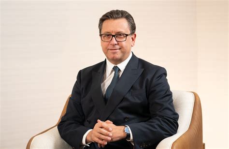 بول هدسون الرئيس التنفيذي لسانوفي الفرنسية يشق مسارا جديدا للابتكار والتطوير في سوق الأدوية السعودية