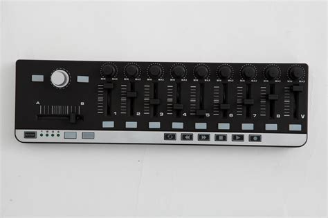 MIDI控制器 USB MIDI键盘 乐器键盘 电子合成器 电子音乐编辑录音 阿里巴巴