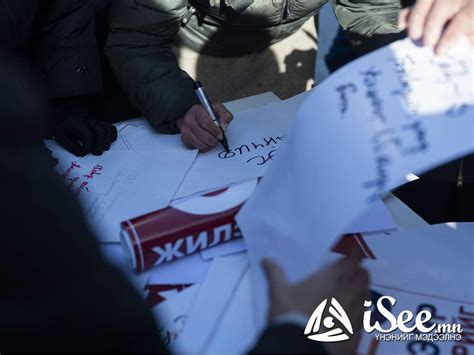 ФОТО Тэтгэврийг долоо биш таван жилийн дунджаар тогтоохыг шаардаж Б Пүрэвдорж гишүүн жагсаал