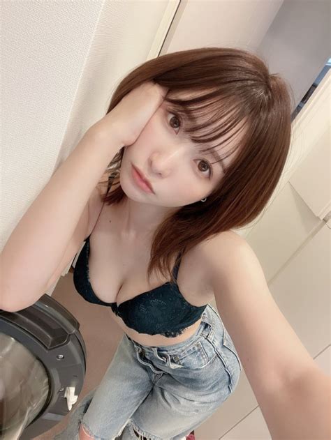 天使もえ Amatsuka Moe 天使もえ Amatsuka Moe A Small World Sakiby