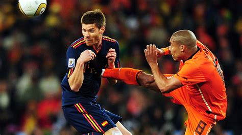 Alonso Hits Out At De Jong Football News Sky Sports