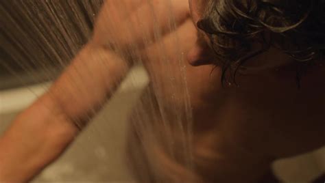 Hot Str8 Dilf In The Shower Showing Ass