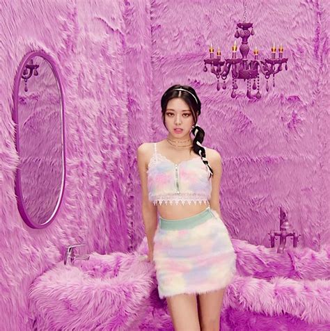 Yuna Itzy Itzy Kpop Outfits Korean Girl