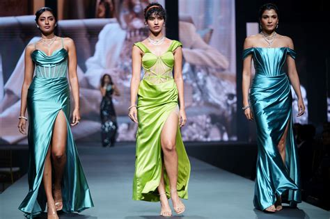 Manushi Chillar Gjepc Brand Ambassador Glitters At ‘jewels On The