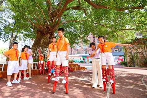 江西赣州非遗课堂助力双减 人民图片网