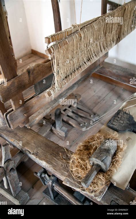 Old fashion loom hi-res stock photography and images - Alamy
