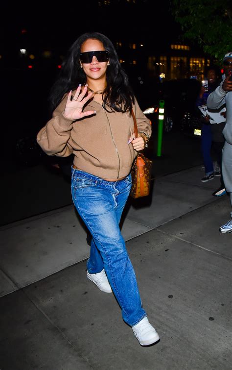 Rihanna Rihanna Fied The Blue Jeans White Sneakers Uniform Glamour