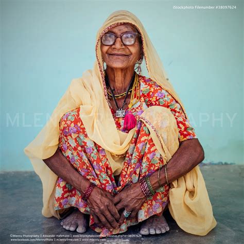 Smiling Indian Woman Real People Portrait Mlenny Photography Travel