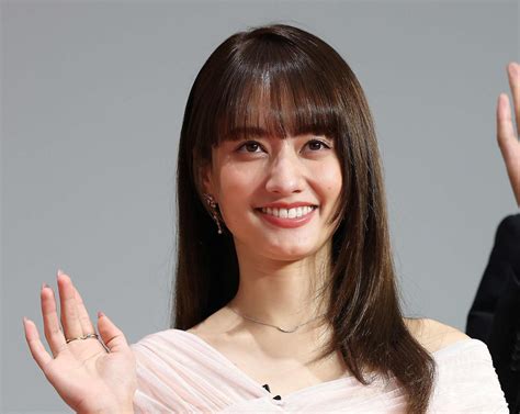 谷まりあ、引き締まった美ボディ際立つトレーニングウエア姿を披露 私服ショットも公開 芸能写真ニュース 日刊スポーツ