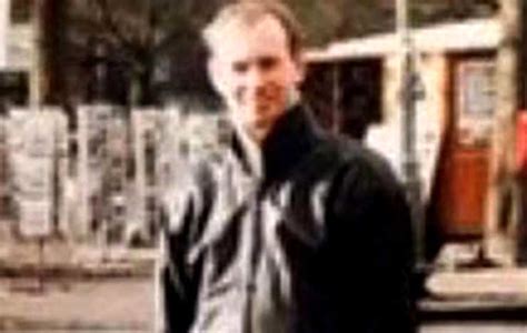 اقدام شرم آور یک مرد با دزد 20 ساله در خانه اشعکس