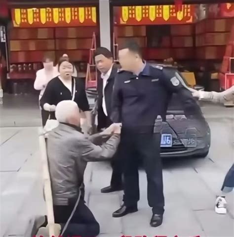 衡阳祝融通报“流动摊贩老人对城管下跪”：涉事队员深刻反省直击现场澎湃新闻 The Paper