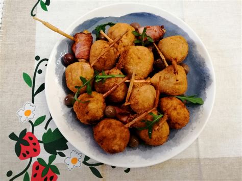 Petisco De Frango Etc E Tal Jornal