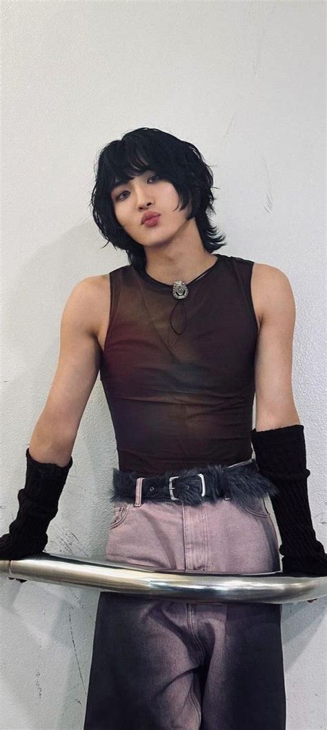 Pin De ALANIS En Ateez Famosos Chicos Apuestos Celebridades