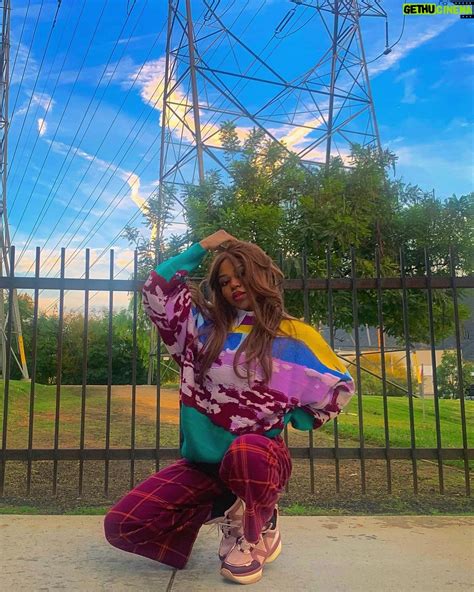 Riele Downs Instagram 🧃🎰🏔 Gethu Cinema