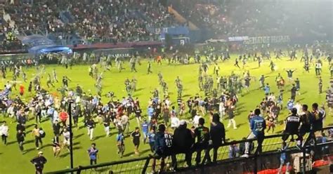 Briga Generalizada Em Partida De Futebol Deixa Ao Menos Pessoas Sem Vida E Feridos V Deos
