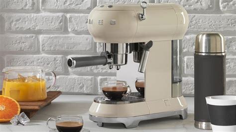 Smeg 50 S Retro Style Cream Espresso Machine ECF01CRUS Espresso Coffee