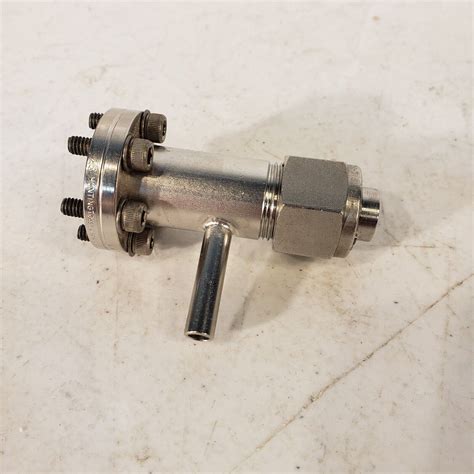 133 Dn16cf Conflat Tee Fitting W 38 Ultratorr And 14 Tee High V