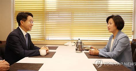 국회의장 후보 단일화 회동하는 추미애 조정식