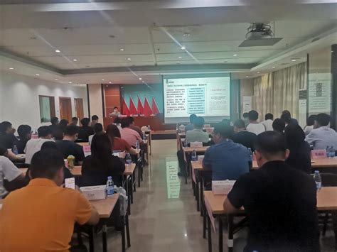 市规划和自然资源局增城区分局组织召开《广东省自然资源厅关于加强自然资源要素保障 助力实施“百县千镇万村高质量发展工程”的通知》政策解读宣讲会