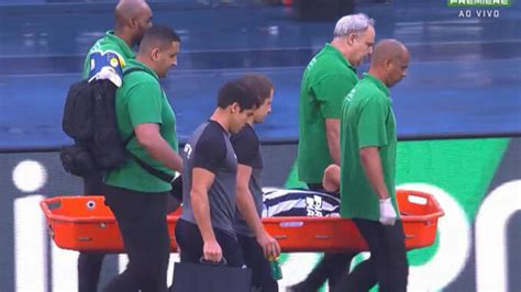 Botafogo Confirma Grave Lesão Do Lateral Rafael Que Passará Por