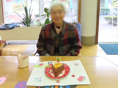 デイサービスおやつ作り オリジナル クリスマスケーキ 社会福祉法人 崇徳会 高齢者総合ケアセンター マザーアース